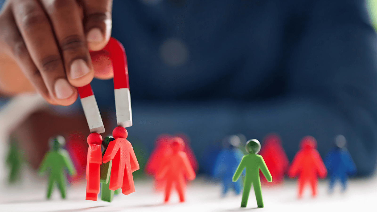 8 tips to improve candidate attraction